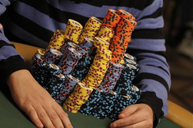 WSOP THE MONEY BUBBLE HAS BURST - 574 PLAYERS REMAIN IN THE 2010 WSOP ...